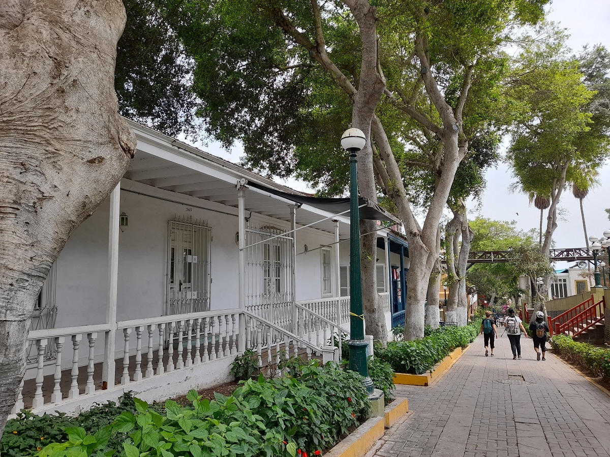 Barranco, Lima: Explore Its Colorful Streets and Hidden Corners